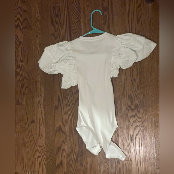 Zara | Tops | Zara Ruffle Sleeve Bodysuit | Poshmark